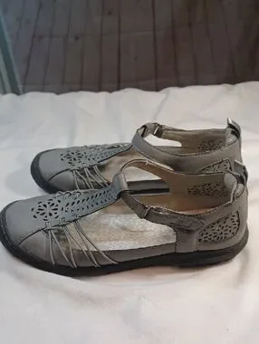 JBU | Shoes | Jbu By Jambu Gray Laser Cut Mary Jane Comfort Flats 8m ...